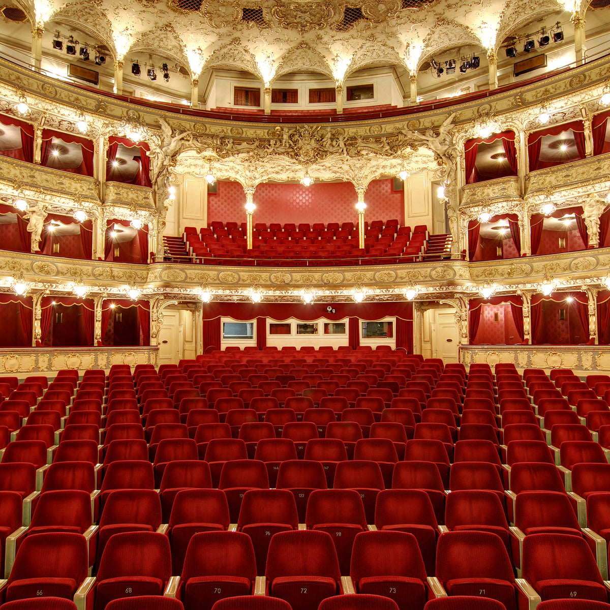 Radios for Very Large Churches – TwoWayRadioGear